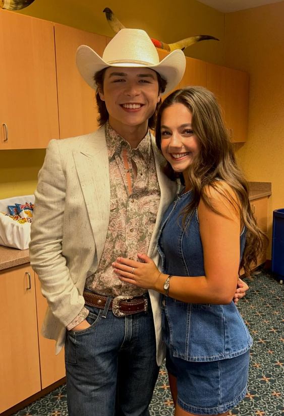 At a Small Beach Party in the Bahamas, Brooklyn Bourque Sang a Duet with John Foster for the ...