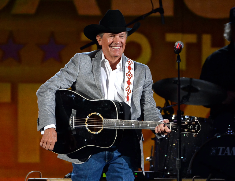 A Massive Banner, A Stirring Message From George Strait — Then 5 Words ...